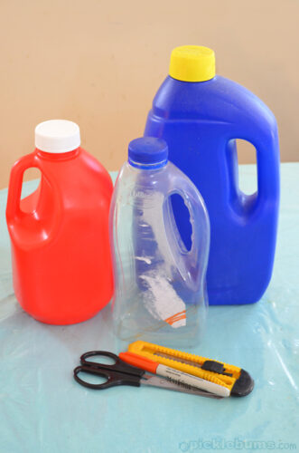 How to Make Plastic Bottle Sand Scoops. - Picklebums